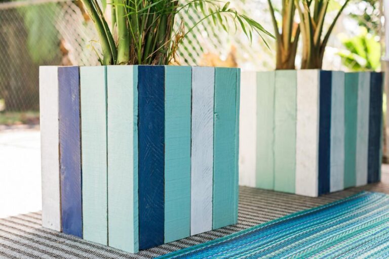 32 Best DIY Pallet and Wood Planter Box Ideas and Designs for 2024