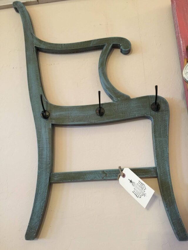 24 Creative Ways to Repurpose Old Chairs into Unique Projects