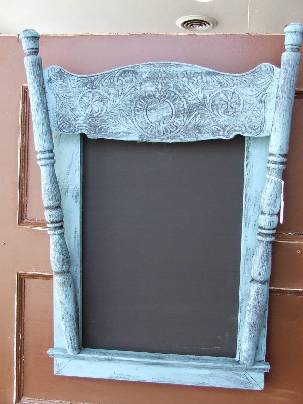 24 Creative Ways to Repurpose Old Chairs into Unique Projects
