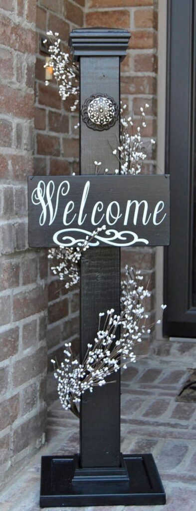 43 Inspiring Front Porch Welcome Post Ideas for Your Home