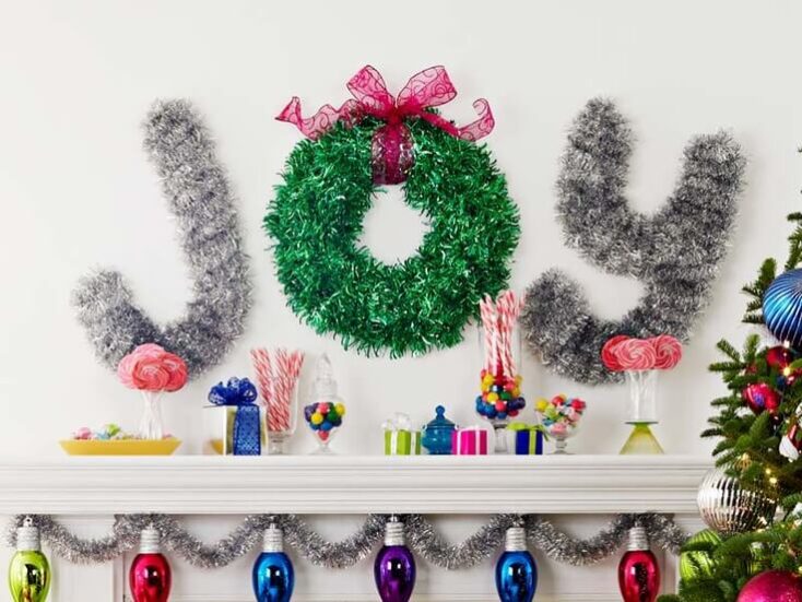 22 Nostalgic Tinsel Decorating Ideas That Sparkle