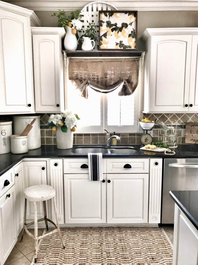 8 Best Farmhouse Kitchen Backsplash Ideas And Designs For 2021