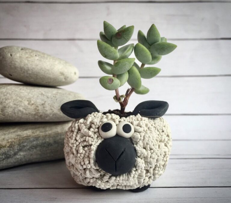 37 Unique Cute Planter Ideas for Indoor and Outdoor Spaces