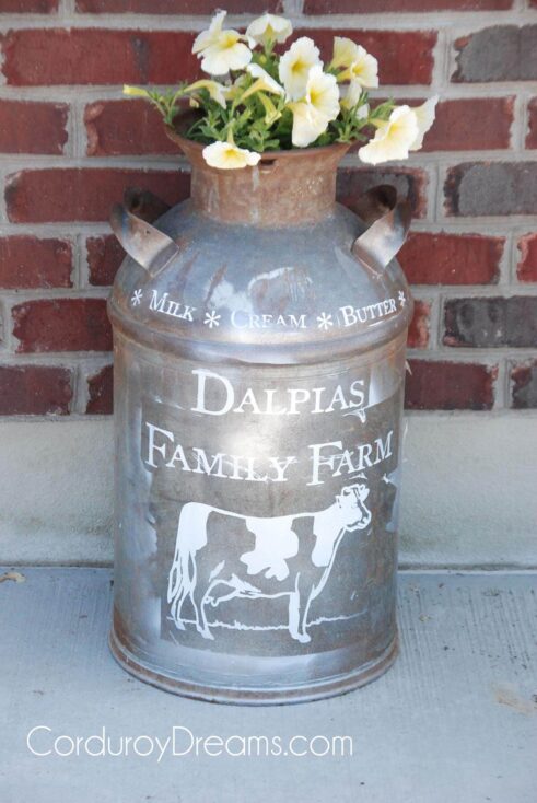 24 Rustic Farmhouse Milk Can Decor Ideas for Country Style
