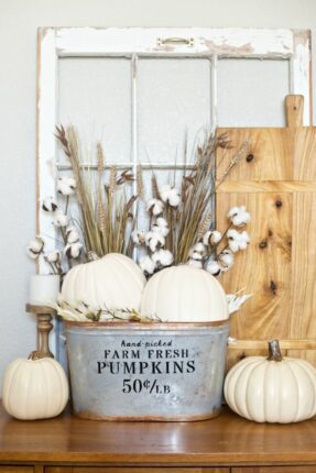 34 Rustic Farmhouse Fall Decor Ideas for a Seasonal Home
