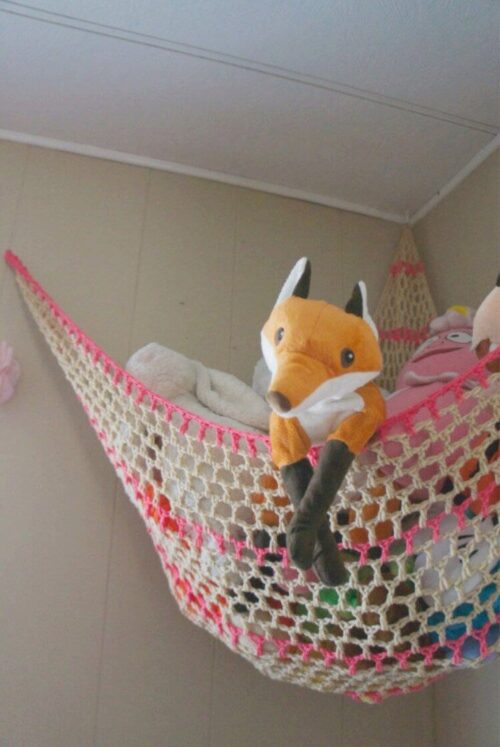 15 Stuffed Animal Storage Solutions That Keep Rooms Neat