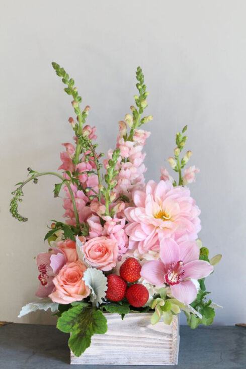 25 Summer Flower Centerpieces and Arrangement Ideas