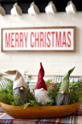 26 Handmade Santa Claus Decorations for Christmas Joy
