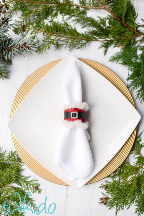 26 Handmade Santa Claus Decorations for Christmas Joy