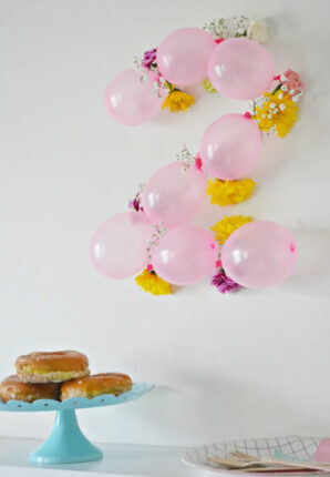 23 Quick & Easy DIY Balloon Decorations For Parties