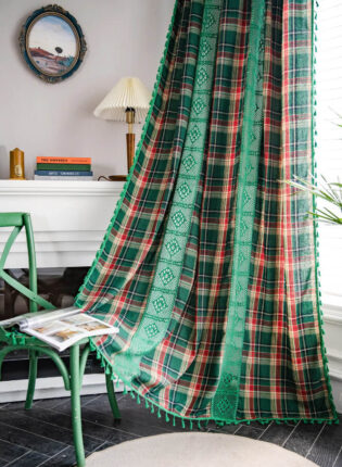 25 Enchanting Christmas Curtain Ideas for Festive Windows