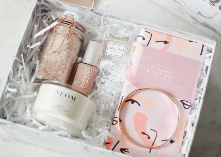 25 DIY Bridesmaid Proposal Boxes That Are Memorable & Stylish